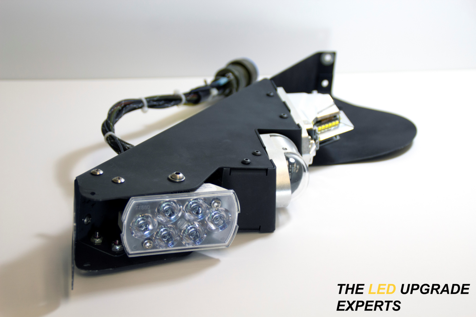 New STC Approved LED Wing Tip Light Assembly for Beechcraft King Air ...